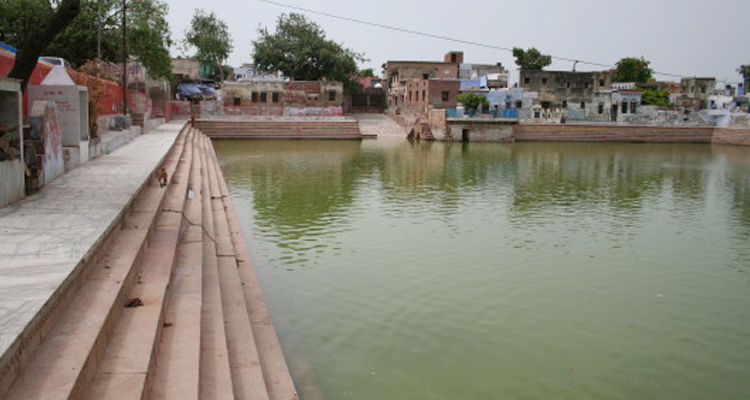 Radha Kund Mathura (History, Distance, Images & Location) - Mathura ...